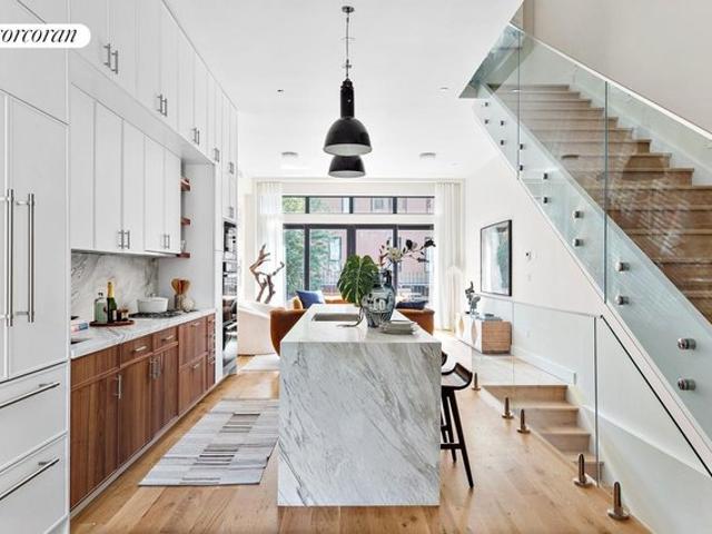 442 Clinton Ave, Brooklyn, NY 11238