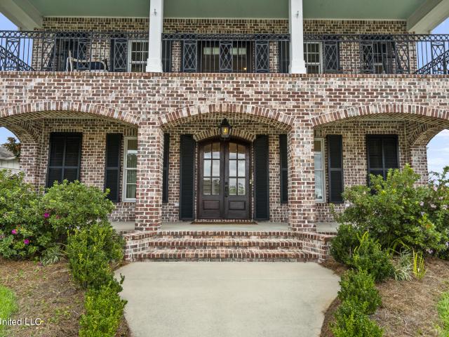 442 Goose Pointe Boulevard