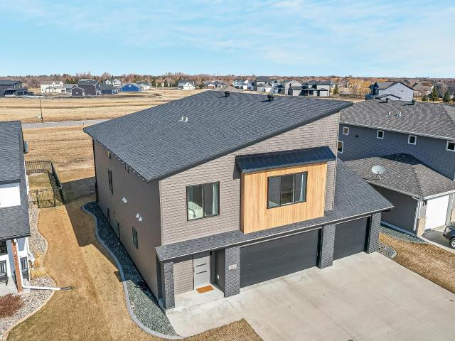 442 Hampton Drive W