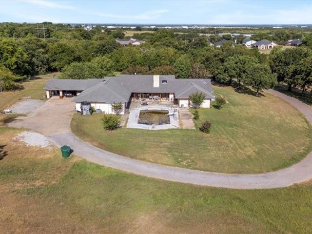 442 High View Dr, Denison, TX 75020
