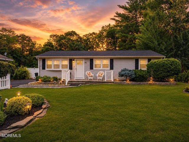 442 Irving Pl, Toms River, NJ 08755