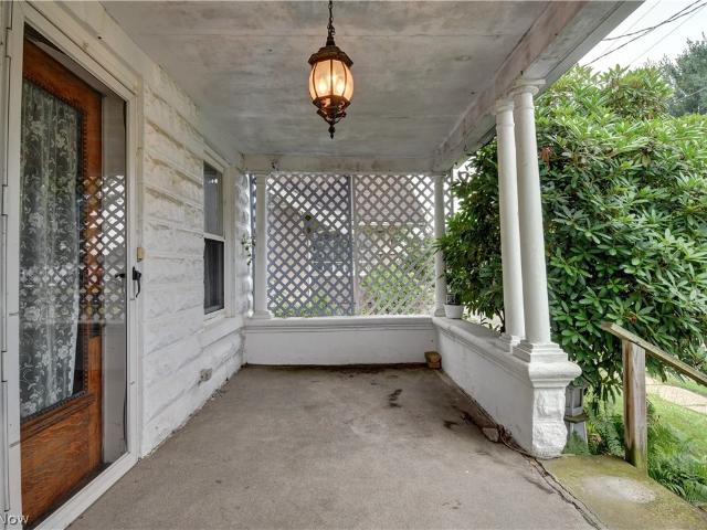 442 Main Street W