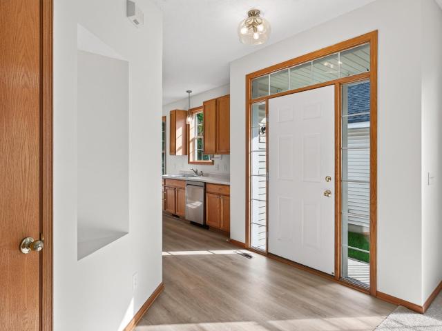 442 Meadowood Ln, Burnsville, MN 55337 | MLS #7094