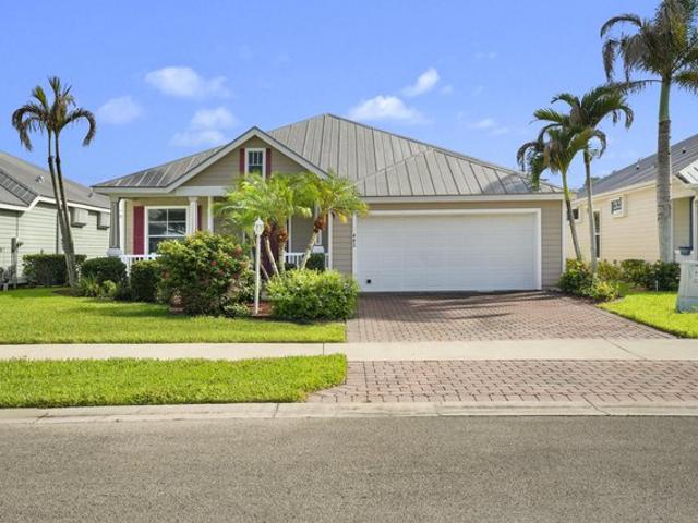 442 NE Leaping Frog Way, Port Saint Lucie, FL 34983