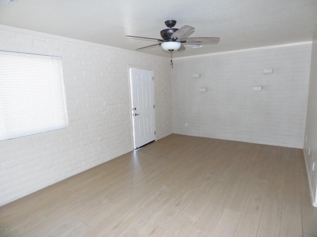 442 S Hobson