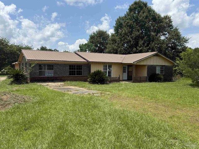 442 Robinson St, Atmore, AL 36502