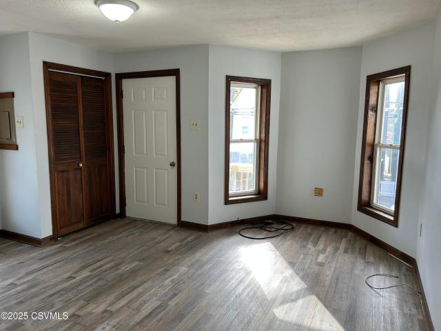 442 race 2nd floor apt street