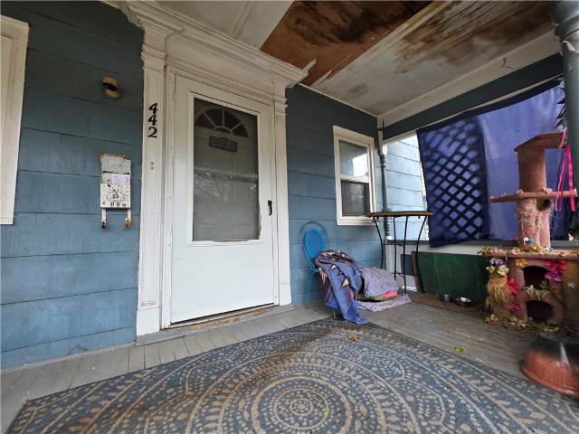 442 W 5th Street