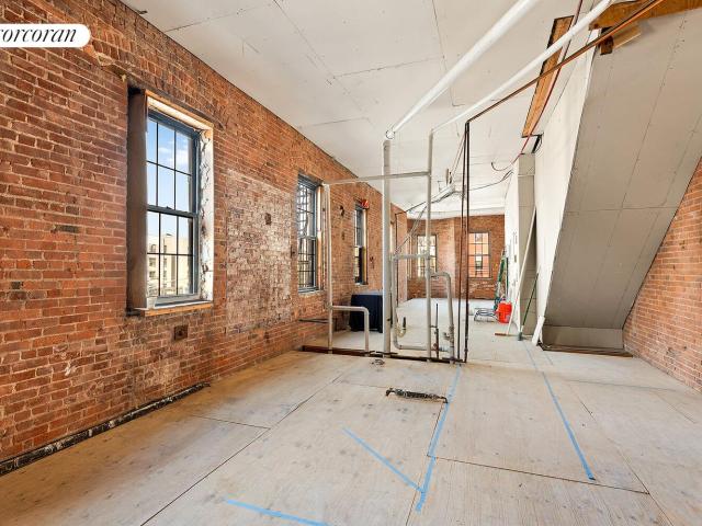 442 Willoughby Avenue, Unit 2