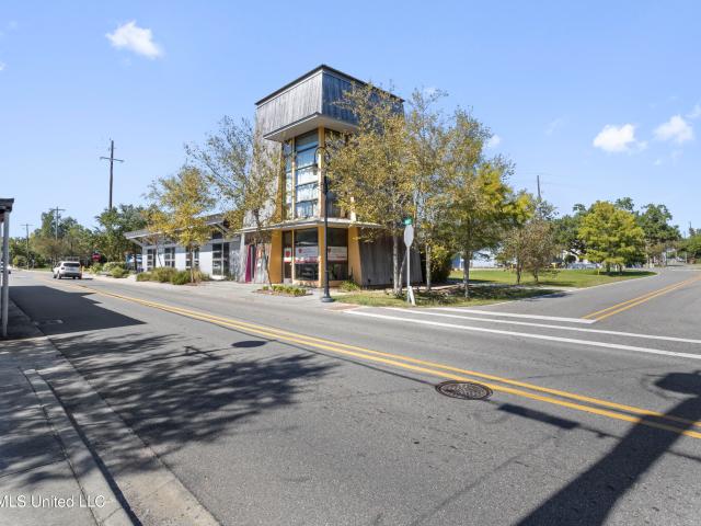 443/441 Main Street