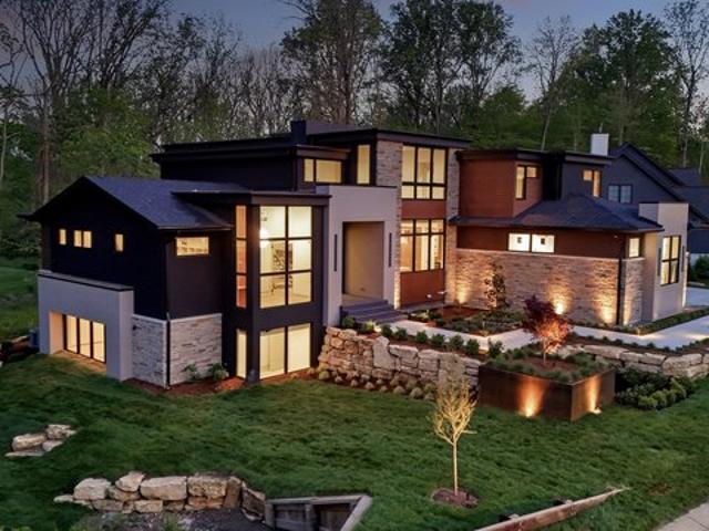 4435 Strathmore Ln, Zionsville, IN 46077