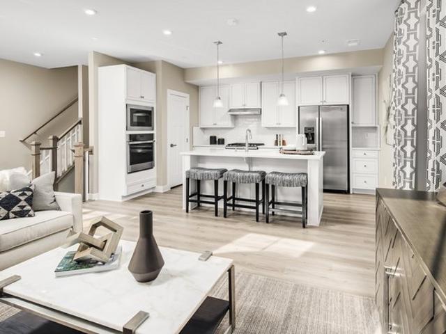 4437 Devine Pl, Woodbridge, VA 22193