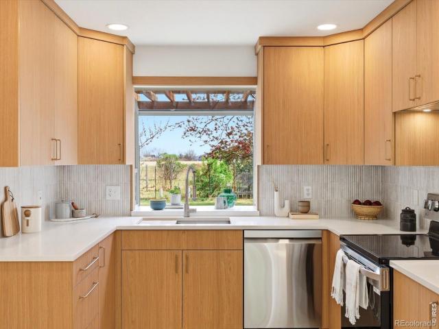 4437 Driftwood Place