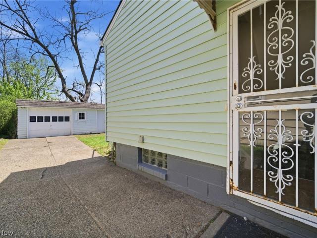 4437 E 158th Street