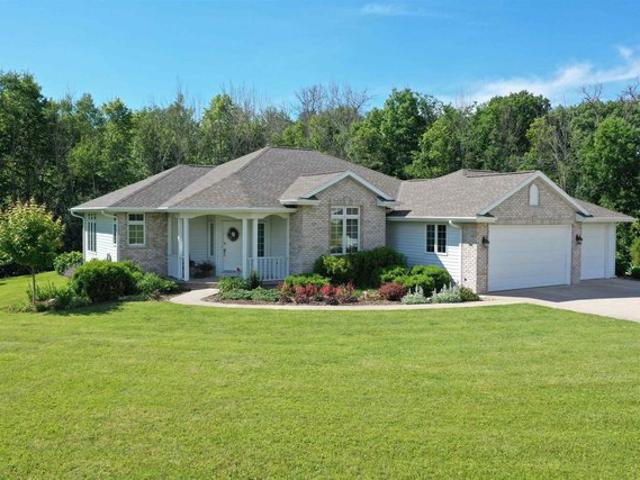 4437 Pine Grove Rd, Denmark, WI 54208