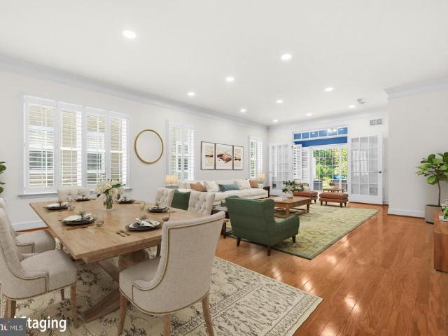 44394 Oakmont Manor Square