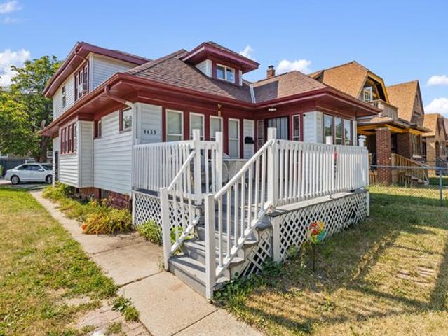 4439 N 27th St, Milwaukee, WI 53209