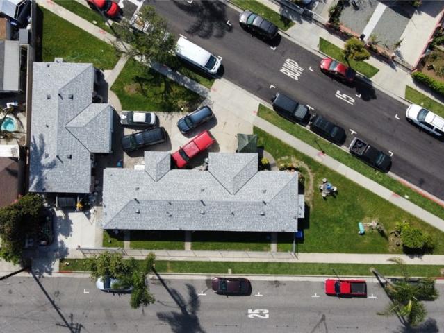 4439 E 52nd