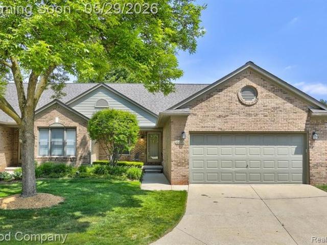 4439 Larkspur Ct, Warren, MI 48092