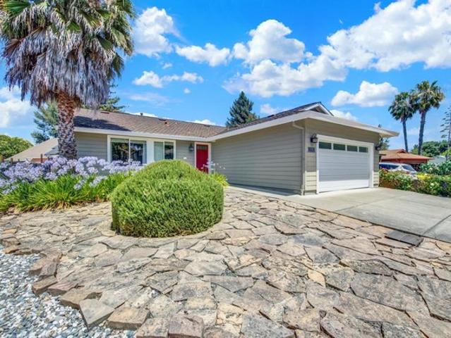 4430 Summerfield Dr, Napa, CA 94558