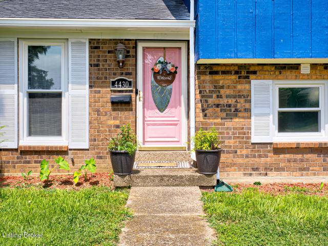 4430 Woodgate Ln