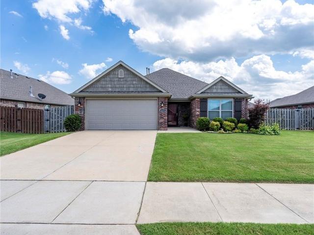 4431 W Wales Dr, Fayetteville, AR 72704