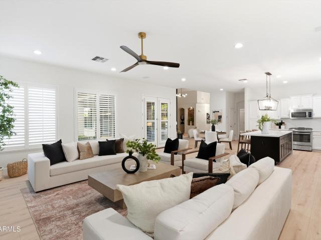 4432 E ARBOR Drive