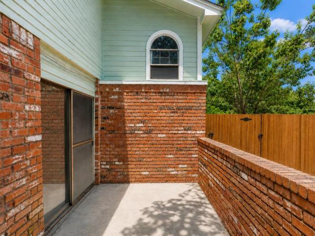 4432 Hulen Circle W
