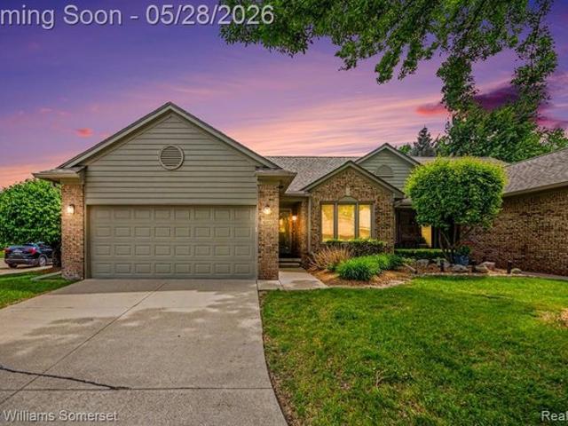 4432 Thornwood Ct, Warren, MI 48092