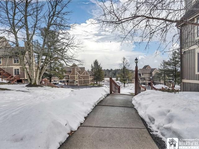 4433 Old Road Camelot