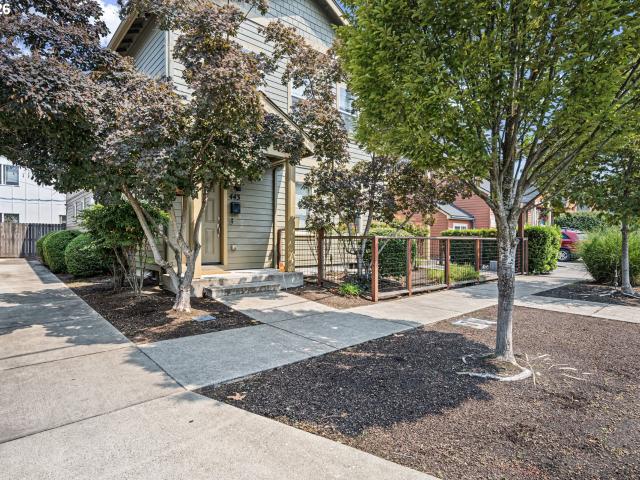 443 E 16TH AVE