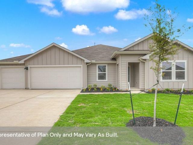 443 McGinty Meadow Dr, Lockhart, TX 78644