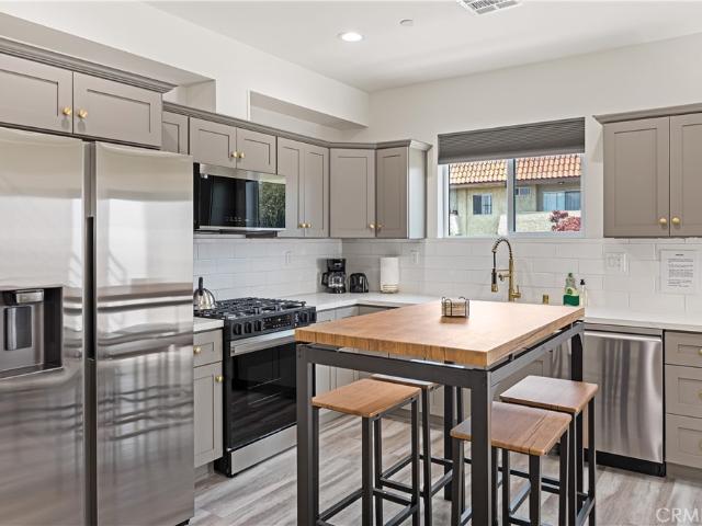 443 N Harvard Boulevard 1/2