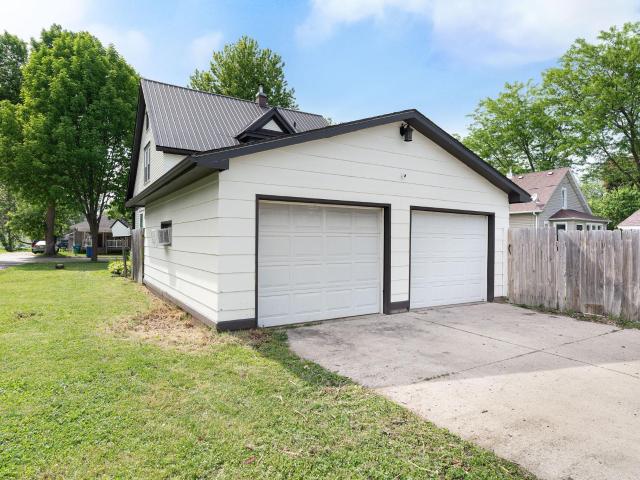 443 N Pine Avenue