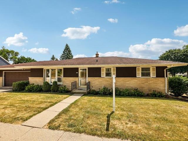 443 Park Ave, Burlington, WI 53105