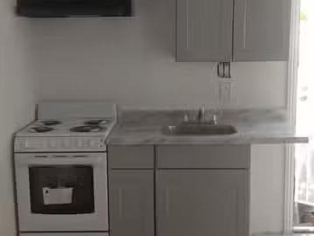 443 W 52nd St, Unit 4 Community Apartment in Los Angeles, CA