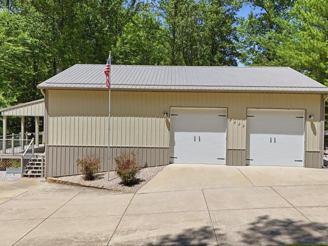 4444 Tulip Drive N