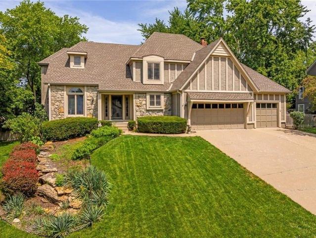 4444 W 130th Ter, Leawood, KS 66209