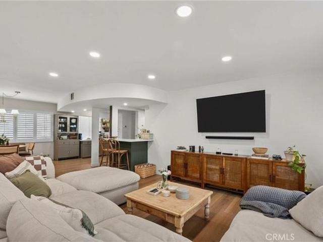 4445 Cartwright Ave Apt 212, Toluca Lake, CA 91602