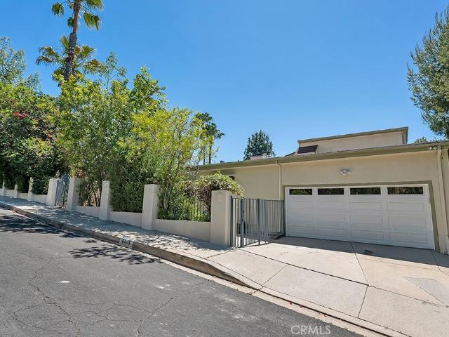 4445 Portico