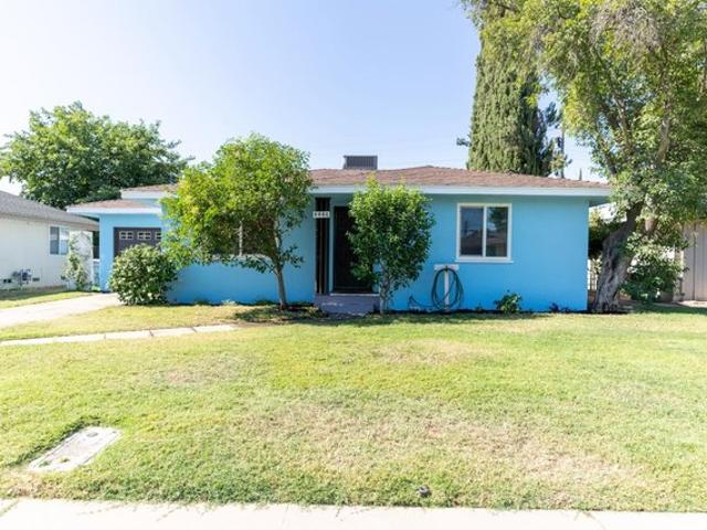 4446 E Brentwood Ave, Fresno, CA 93703