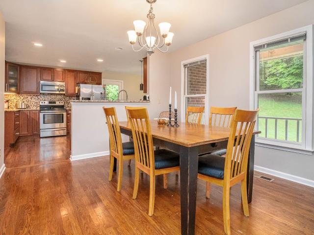 4446 Pratt Ln
