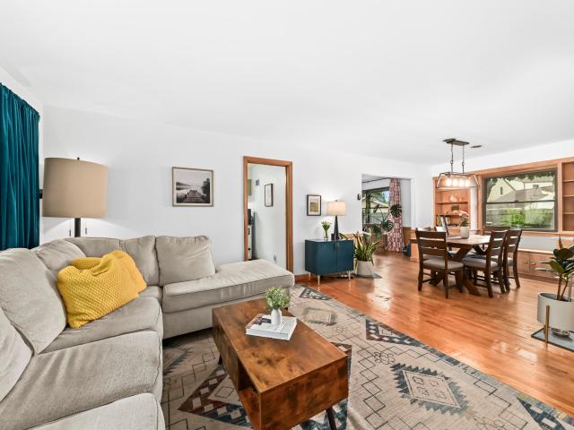 4447 W Midland Dr
