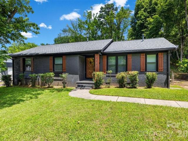 4448 Ridgevalley Dr, Charlotte, NC 28208