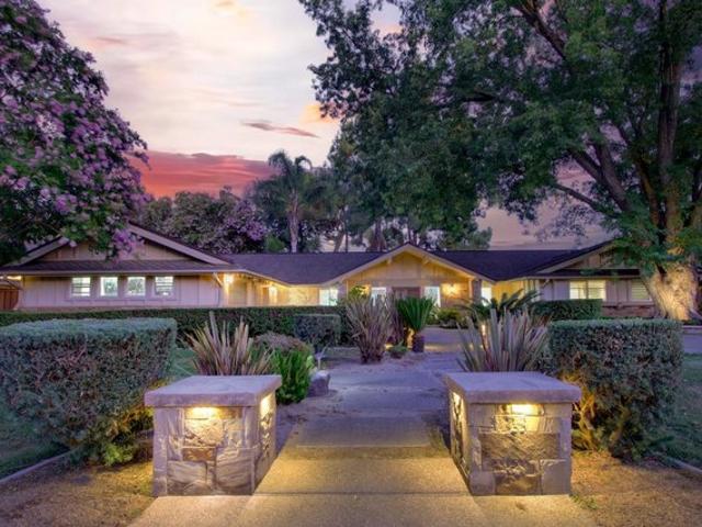 44499 Country Club Dr, El Macero, CA 95618