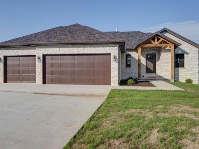 4449 N Toby Ave, Springfield, MO 65803