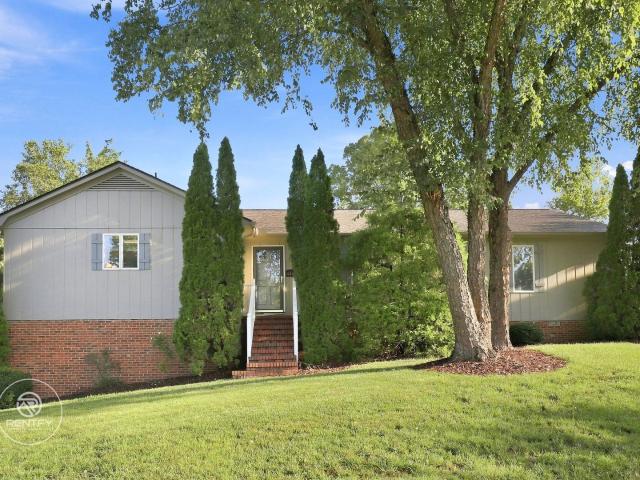 4449 Orchard Knob Ln High Point, NC 27265