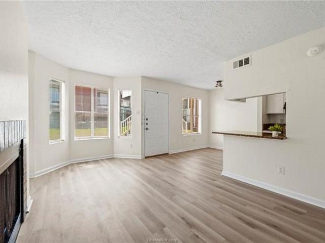 4441 Old College Rd Apt 3101, Bryan, TX 77801