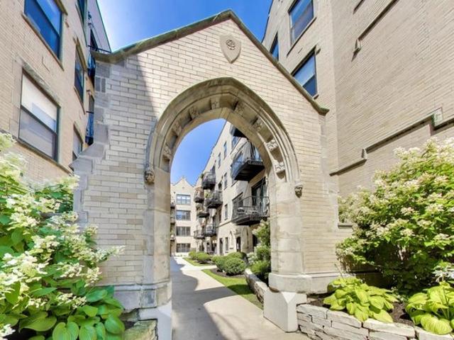 4442 N Damen Ave Apt 4E, Chicago, IL 60625
