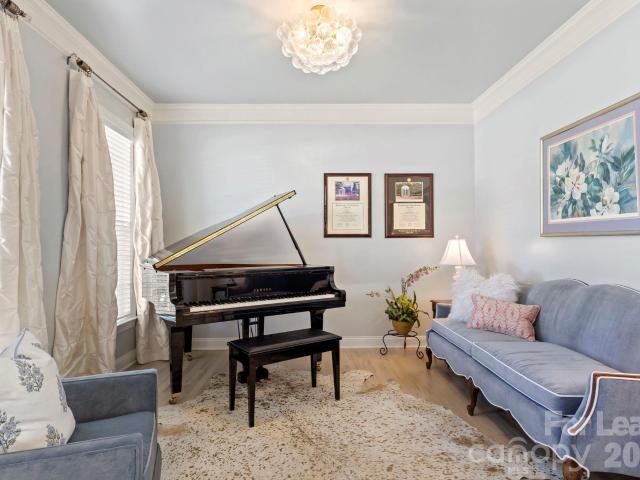 4442 Huntscroft Lane